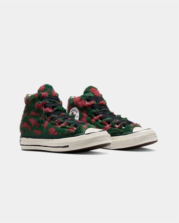 Home / Chuck 70 Luxe Plush
