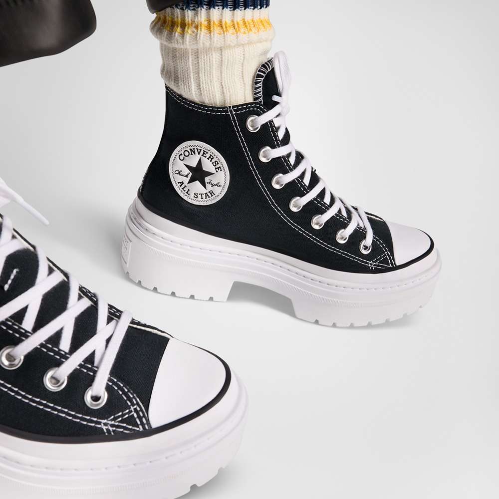 WOMEN'S HIGH TOP SHOE