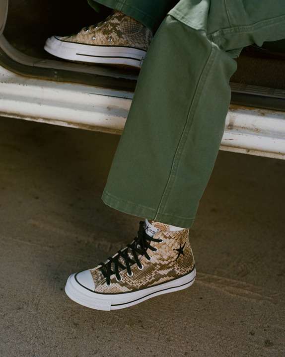 UNISEX HIGH TOP SHOE